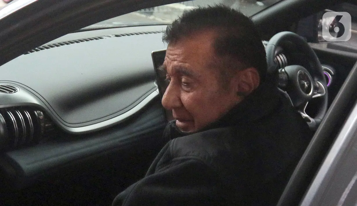 Tujuh Jam Diperiksa KPK, Japto Soerjosoemarno Irit Bicara - Foto ...