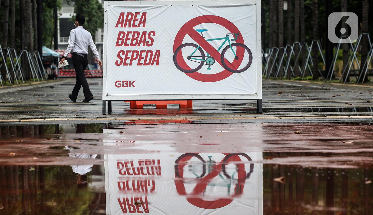 FOTO: Larangan Bersepeda di Ring Road GBK - Foto Liputan6.com