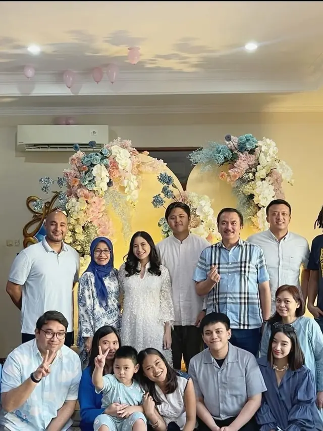 7 Momen Gender Reveal Kehamilan Pertama Ashilla Zee Eks Blink, Digelar ...