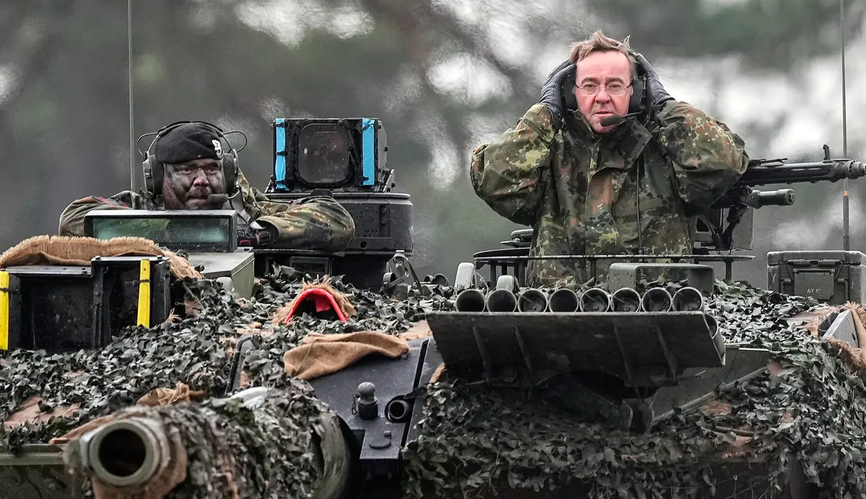 Jerman Unjuk Kemampuan Tempur Tank Leopard 2A6 - Foto Liputan6.com