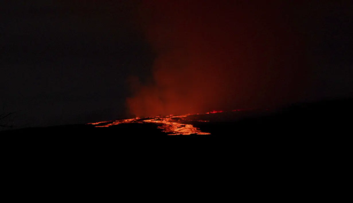 Penampakan Gunung Terbesar di Dunia Meletus di Hawaii - Foto Liputan6.com