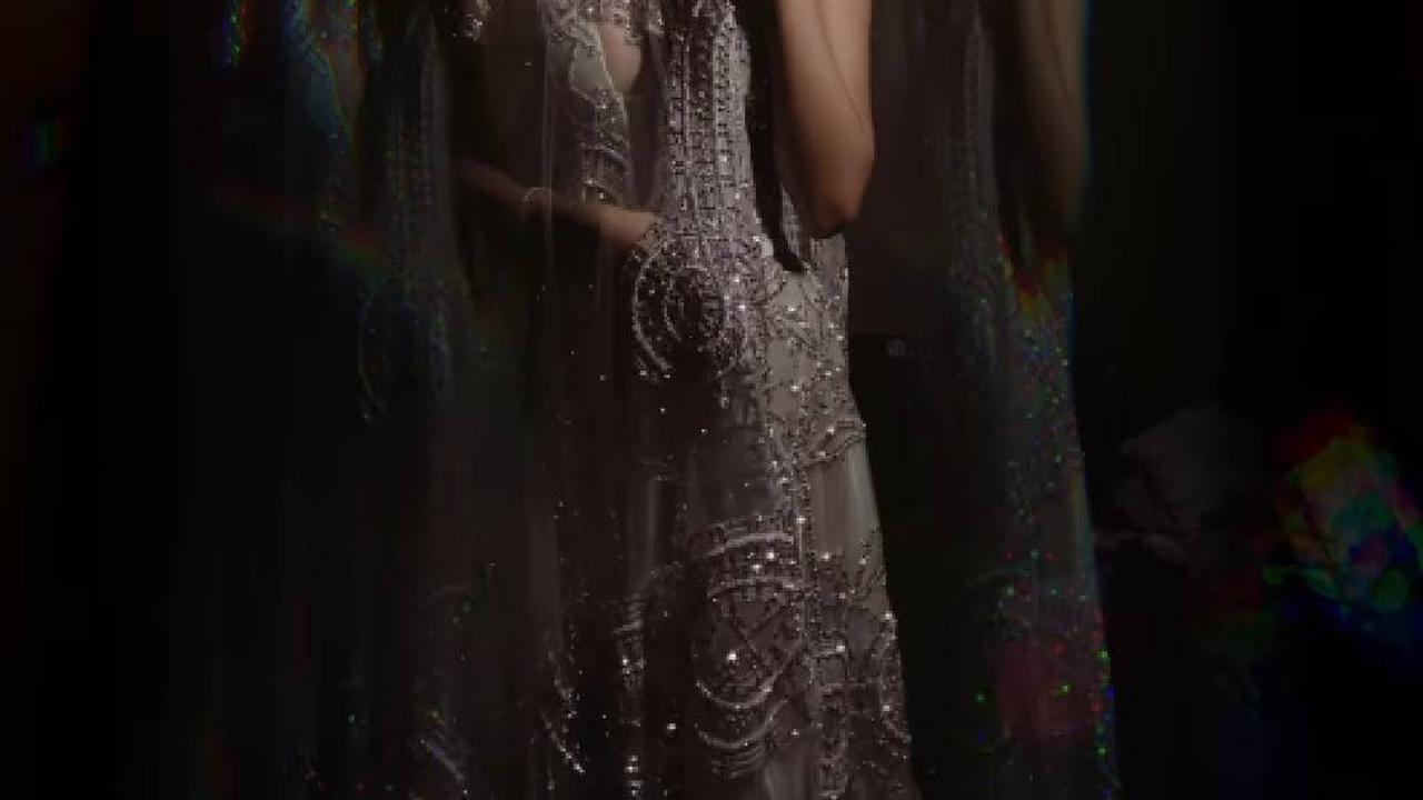 Gaun Resepsi Pernikahan Patricia Gouw Bertabur Ribuan Swarovski Seberat ...