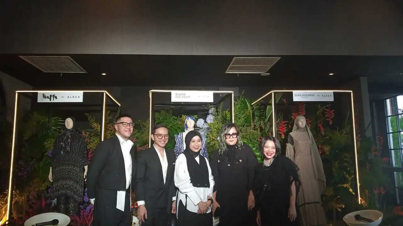 Berkolaborasi dengan 3 Perancang Busana Ternama Indonesia, Aleza ...