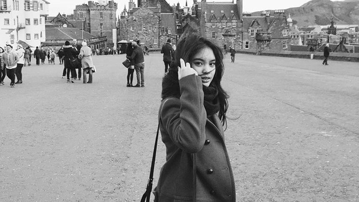 7 Potret Syandria Kameron, Cicit Soekarno yang Curi Perhatian Warganet