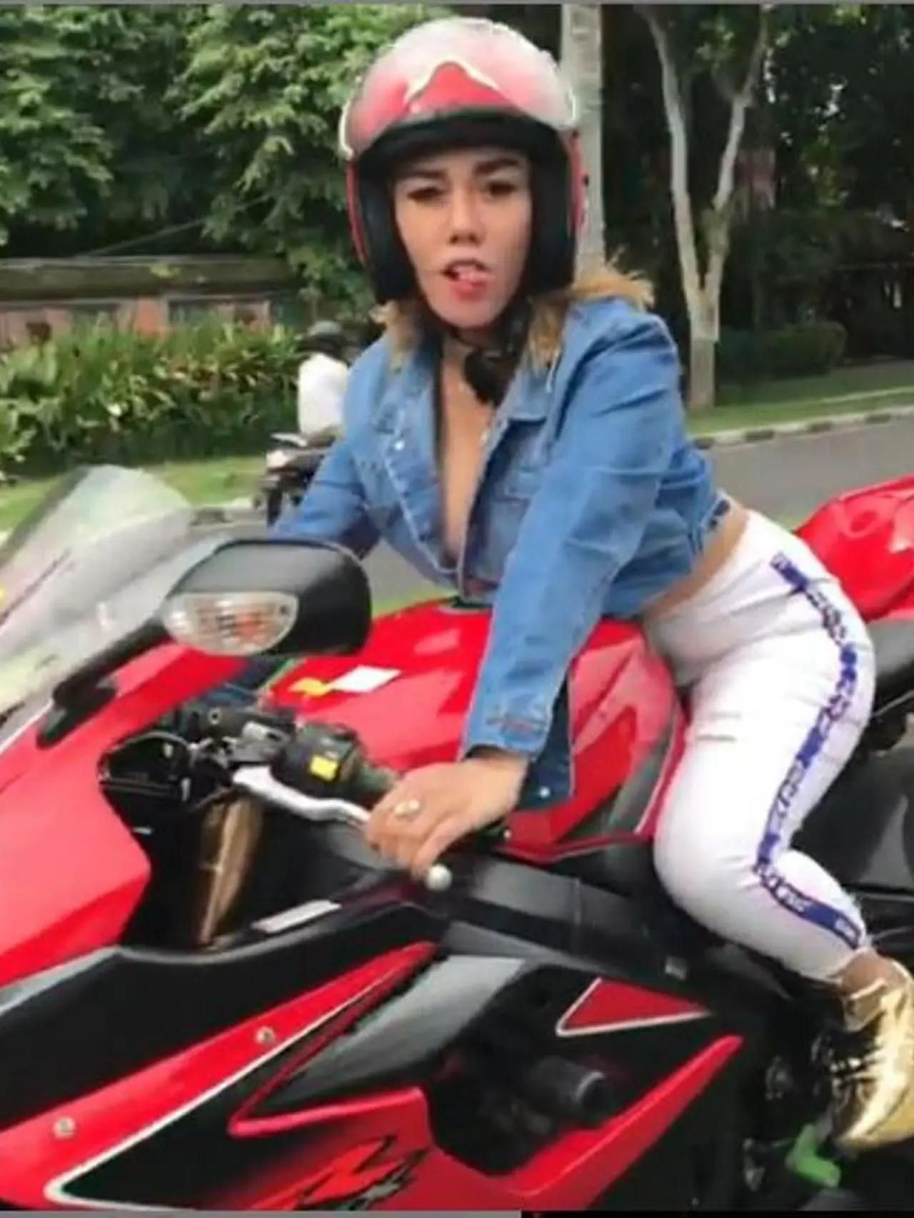 Ditipu YouTuber, Ini 4 Fakta Menarik Bebby Fey - ShowBiz Liputan6.com