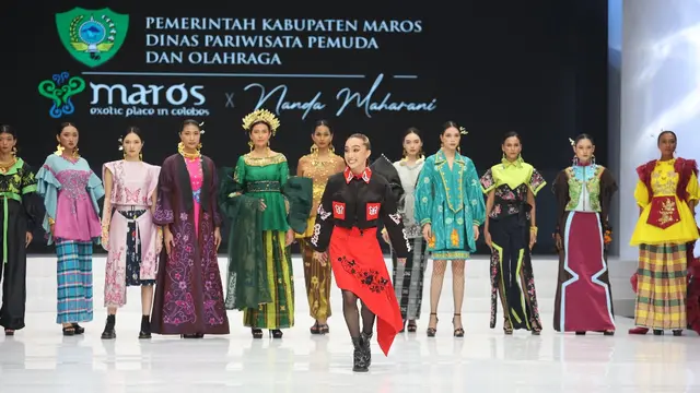 Nanda Maharani Tampil Spektakuler dengan Karya Busana Metamorposa di ...