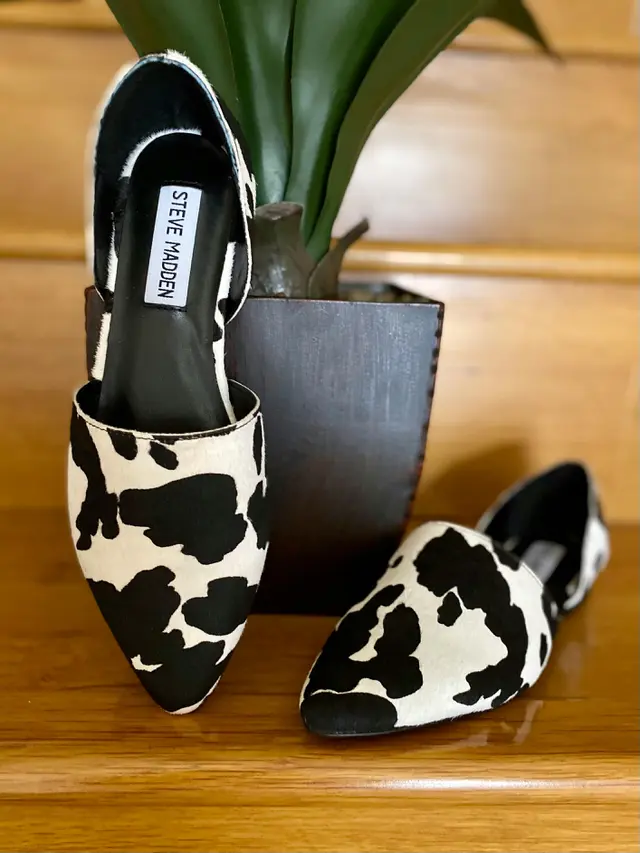 9 Model Flat Shoes yang Lagi Trendi 2025, Fashionable untuk Gaya Kasual ...