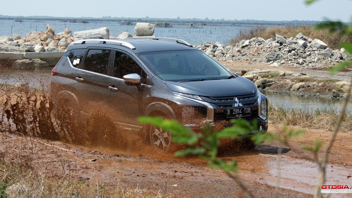 Review: Test Drive Xpander Cross, MPV untuk Mereka yang Banyak Maunya ...