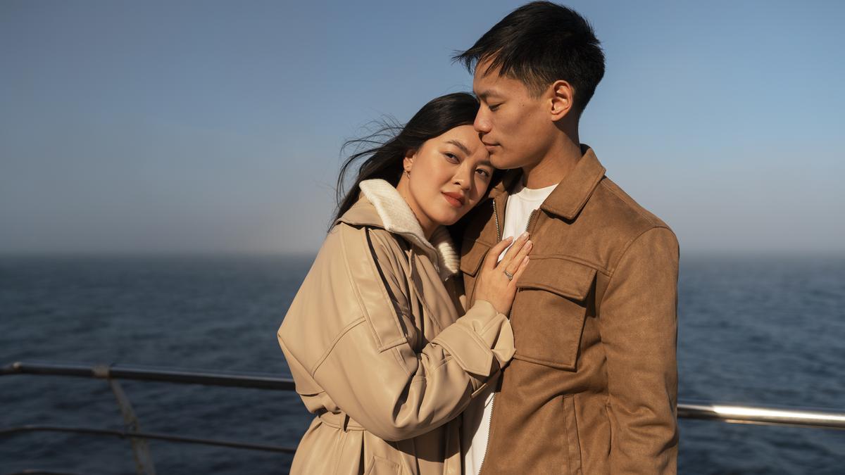 Tips Menjaga Hubungan LDR Tetap Harmonis, Komunikasi Itu Kunci - Relationship Fimela.com