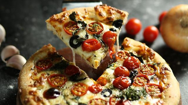 10 Cara Membuat Pizza Mini, Bisa Pakai Teflon