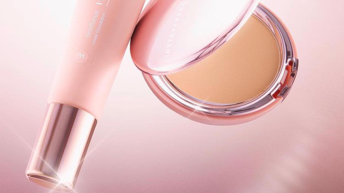 Mencoba Instaperfect Skinfocus Cover Foundation dan Matte Fit Powder ...