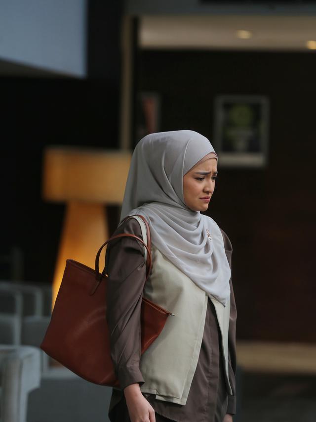 Sinopsis Jalinan Terlarang Episode 7: Kecurigaan Syafa Terbukti, Rangga dan Gina Tak Bisa ...