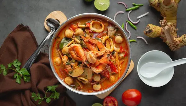 6 Potret Adhyra Yudhi dan Chico Andreas, Dua Vokalis Baru Band Yovie ...