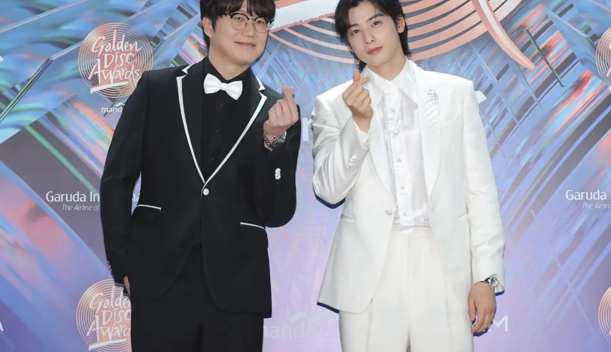 13 Potret Busana Artis K-Pop di Red Carpet Golden Disk Award 2024 Jakarta, NewJeans, LE SSERAFIM ...