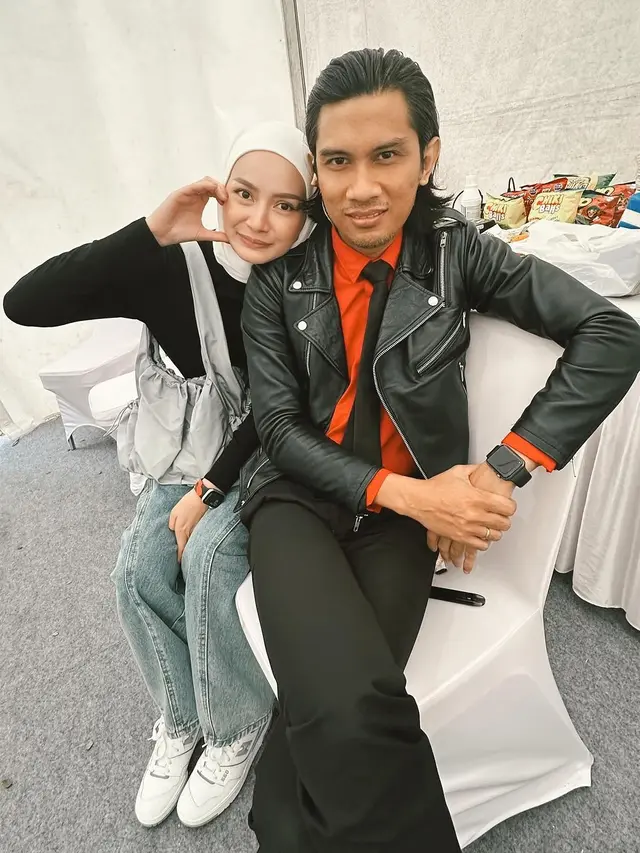 7 Potret Tria Changcuters dan Dhatu Rembulan, Foto Pernikahan Curi Perhatian - Hot Liputan6.com