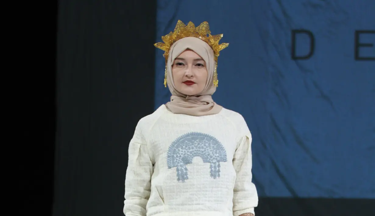 Ria Miranda Tampilkan 5 Koleksinya di Trend Show 2017 - Foto Liputan6.com