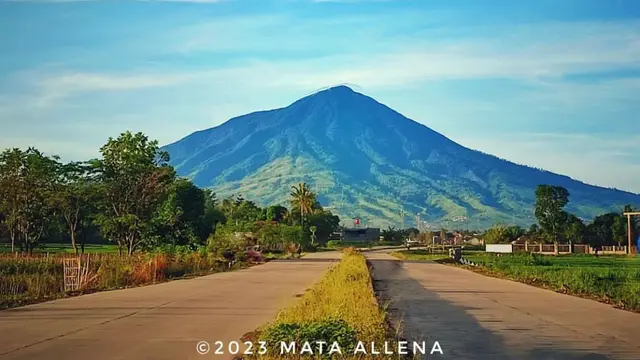 6 Fakta Menarik Gunung Cikuray di Garut yang Dulunya Pusat Pertapaan ...