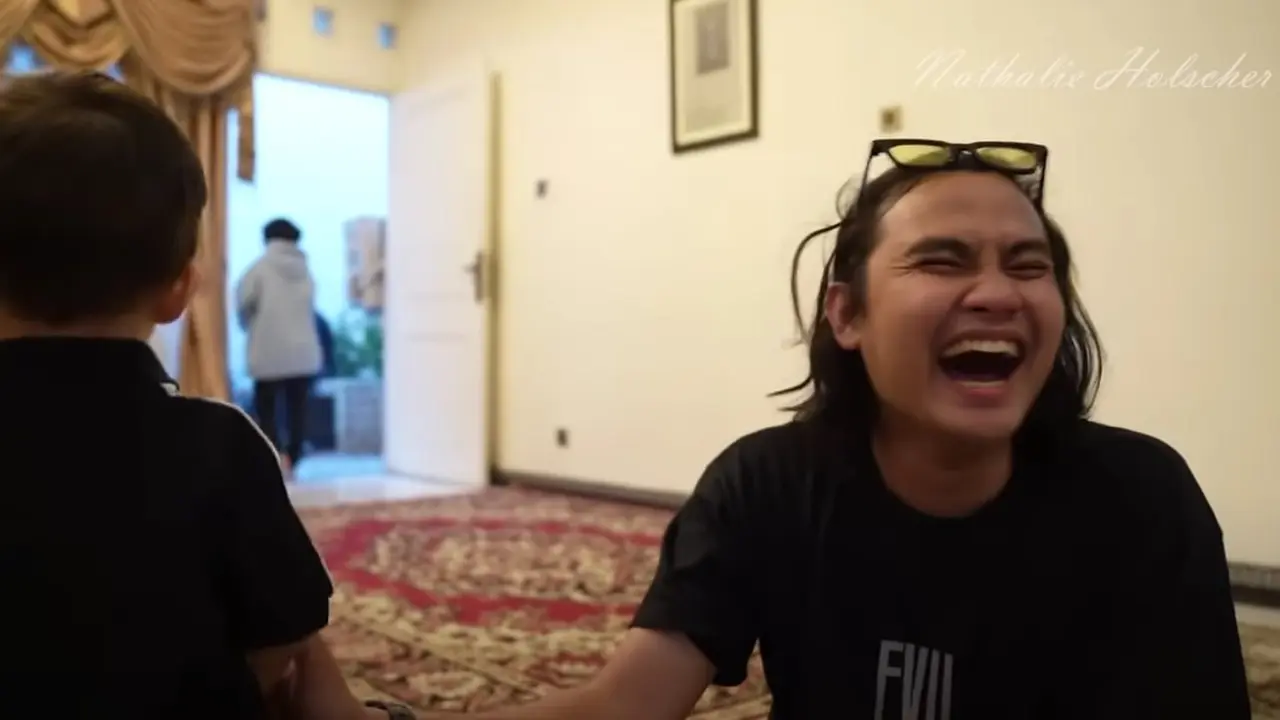 Nathalie Holscher Santai Cium TikTokers Yogi Ilham saat Live di Media Sosial, Diduga Pacar ...