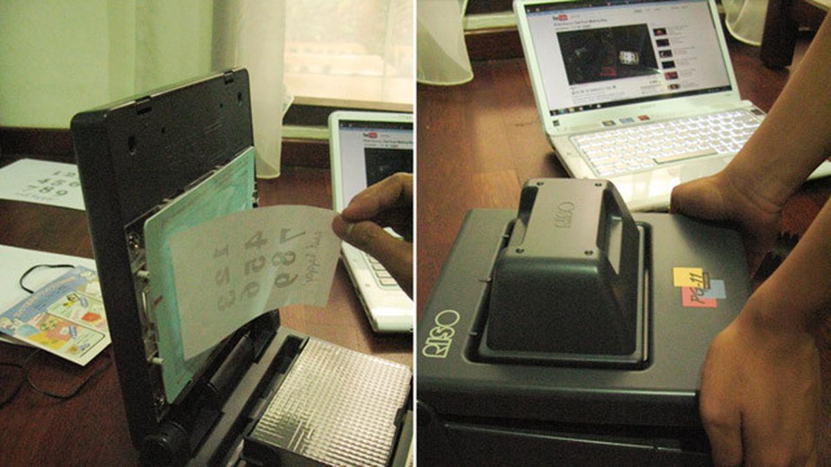 DIY: Gocco Printed Pouch - Photo Fimela.com