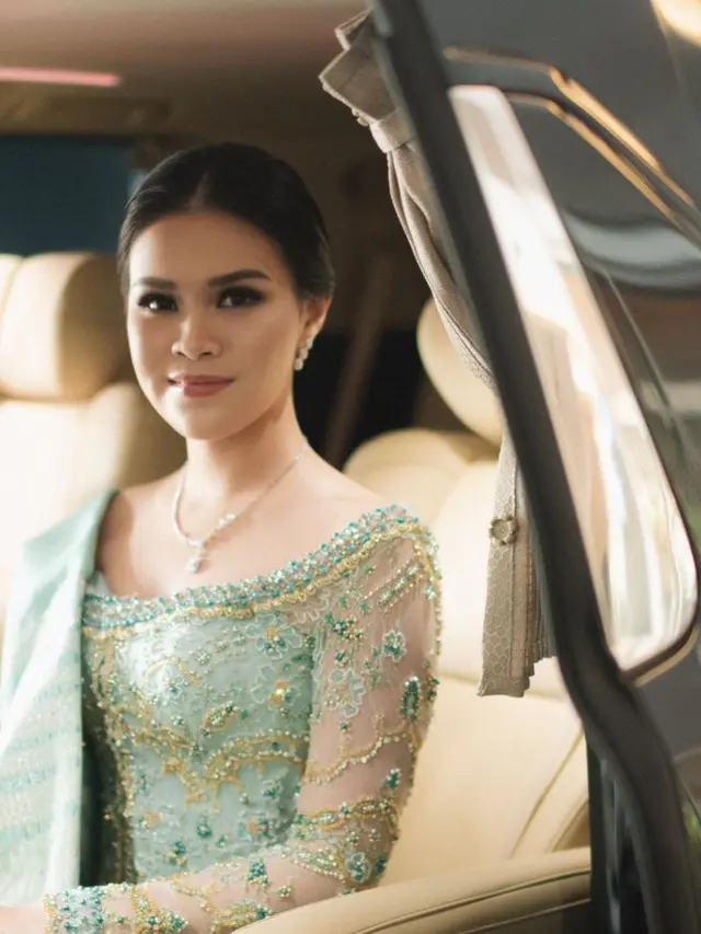 7 Pesona Chen Giovanni Calon Menantu Hotman Paris di Adat Martumpol ...