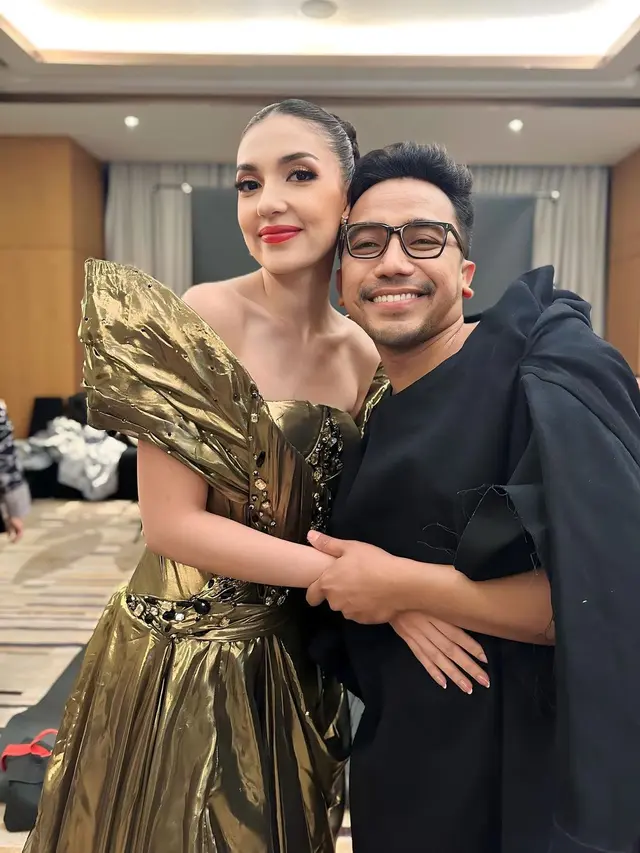 6 Potret Ghina Raihanah Adik Tsania Marwa, Runner-up Puteri Indonesia 2024 - Hot Liputan6.com