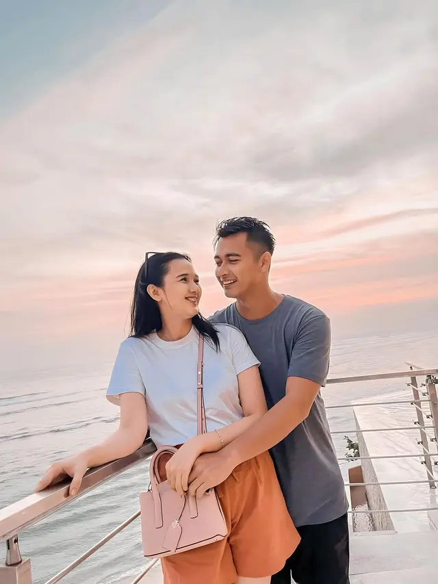 100 Caption Romantis Pelengkap Konten dengan Pasangan, Bikin Baper ...