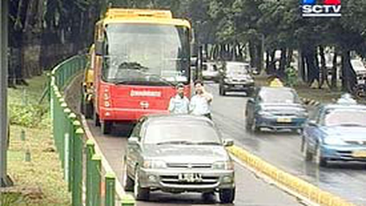 Besok, Busway Tetap Diluncurkan - News Liputan6.com