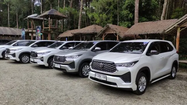 Toyota Kijang Innova Zenix: Update Harga Baru di 2025, Komparasi Fitur ...