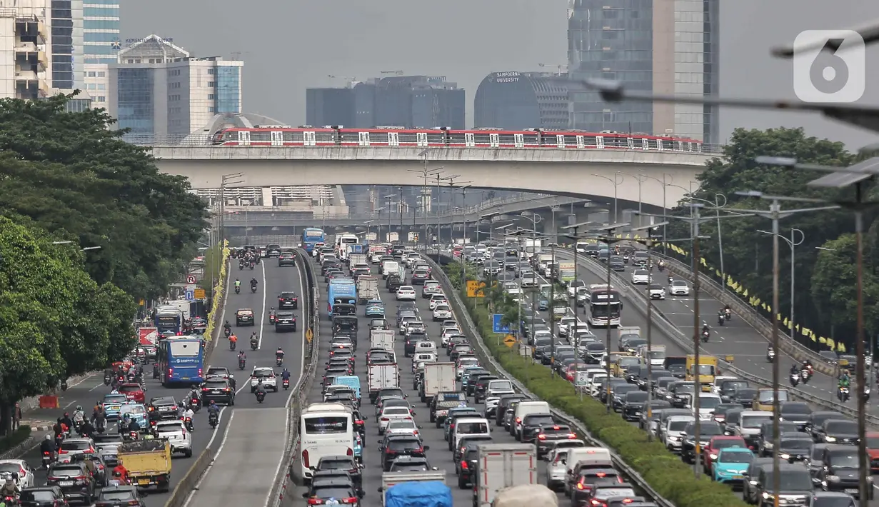 Kendaraan Bermotor, Penyumbang Terbesar Polusi Udara di Jakarta - Foto Liputan6.com