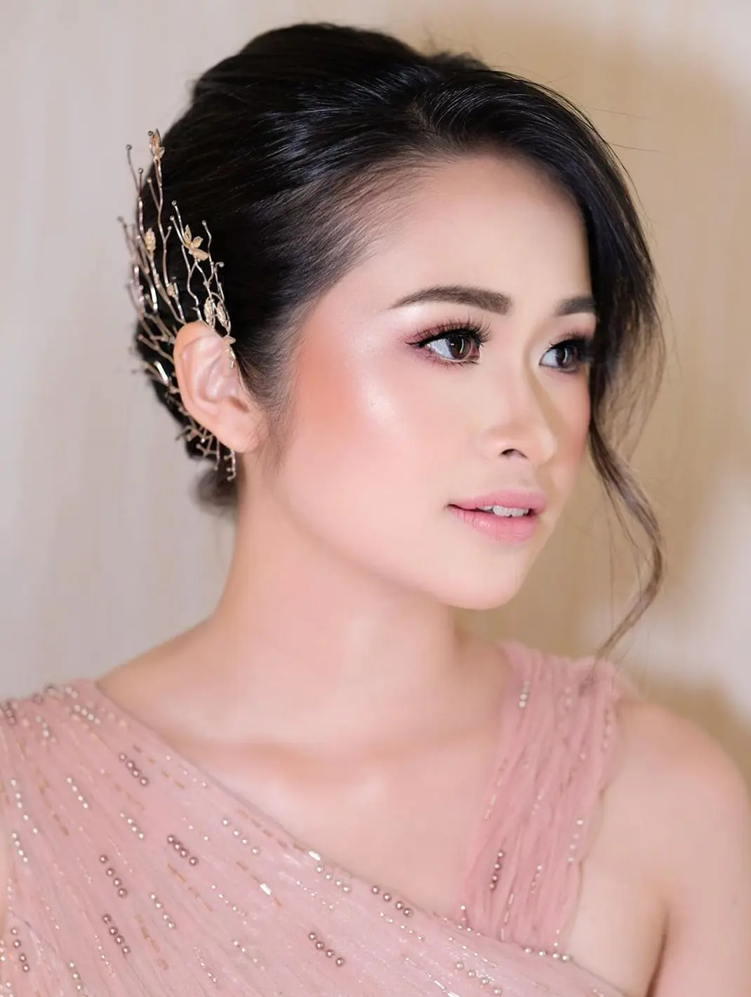 6 Potret Makeup Gritte Agatha dari Lamaran hingga Resepsi Pernikahan ...