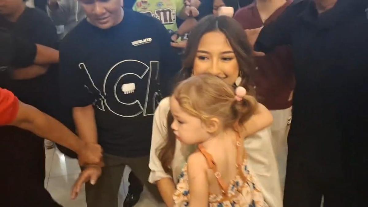 Jennifer Coppen dan Kamari Gelar Jumpa Fans, Menetap di Jakarta Hingga ...