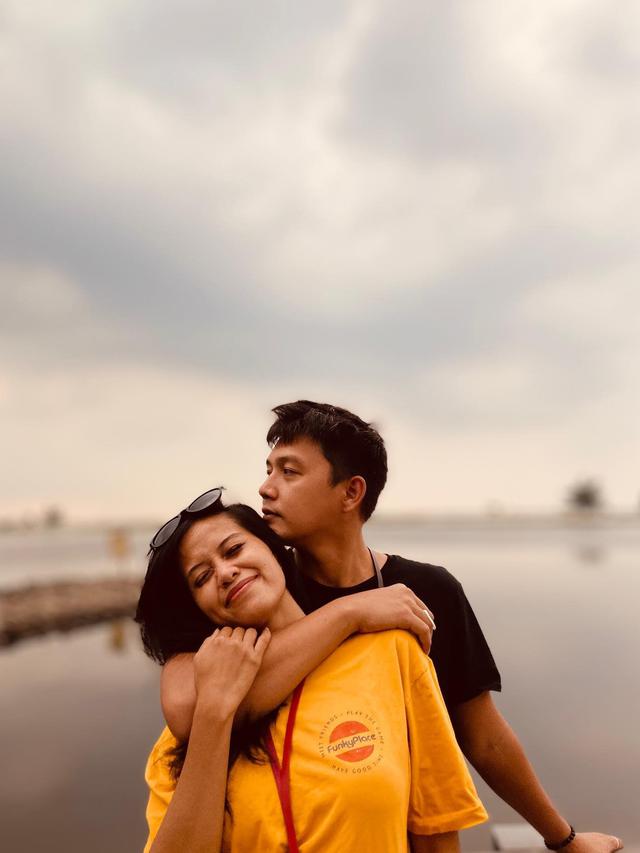 Dikaruniai Dua Buah Hati, Ini 6 Potret Dirly Idol bersama Keluarganya ...