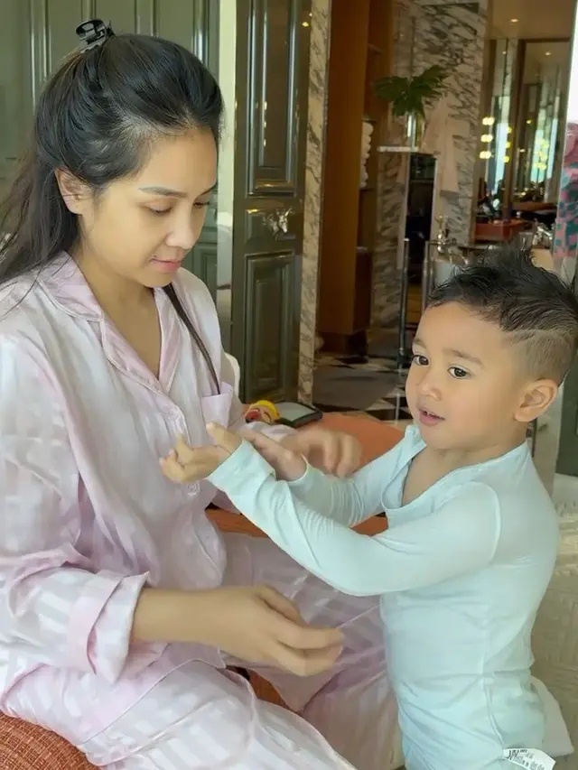 Perkataan Nagita Slavina Saat Mandikan Rayyanza Tuai Pujian, Minta Maaf ...