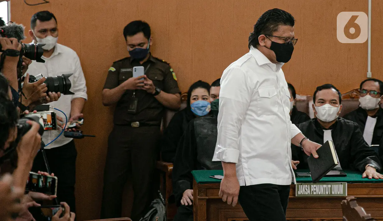 Lambaian Tangan Ferdy Sambo Sesaat Sebelum Sidang Vonis Kasus Pembunuhan Brigadir J - Foto ...