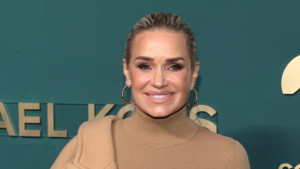 Yolanda Hadid Ibunda Gigi dan Bella Hadid Akui Sudah 2 Tahun ...