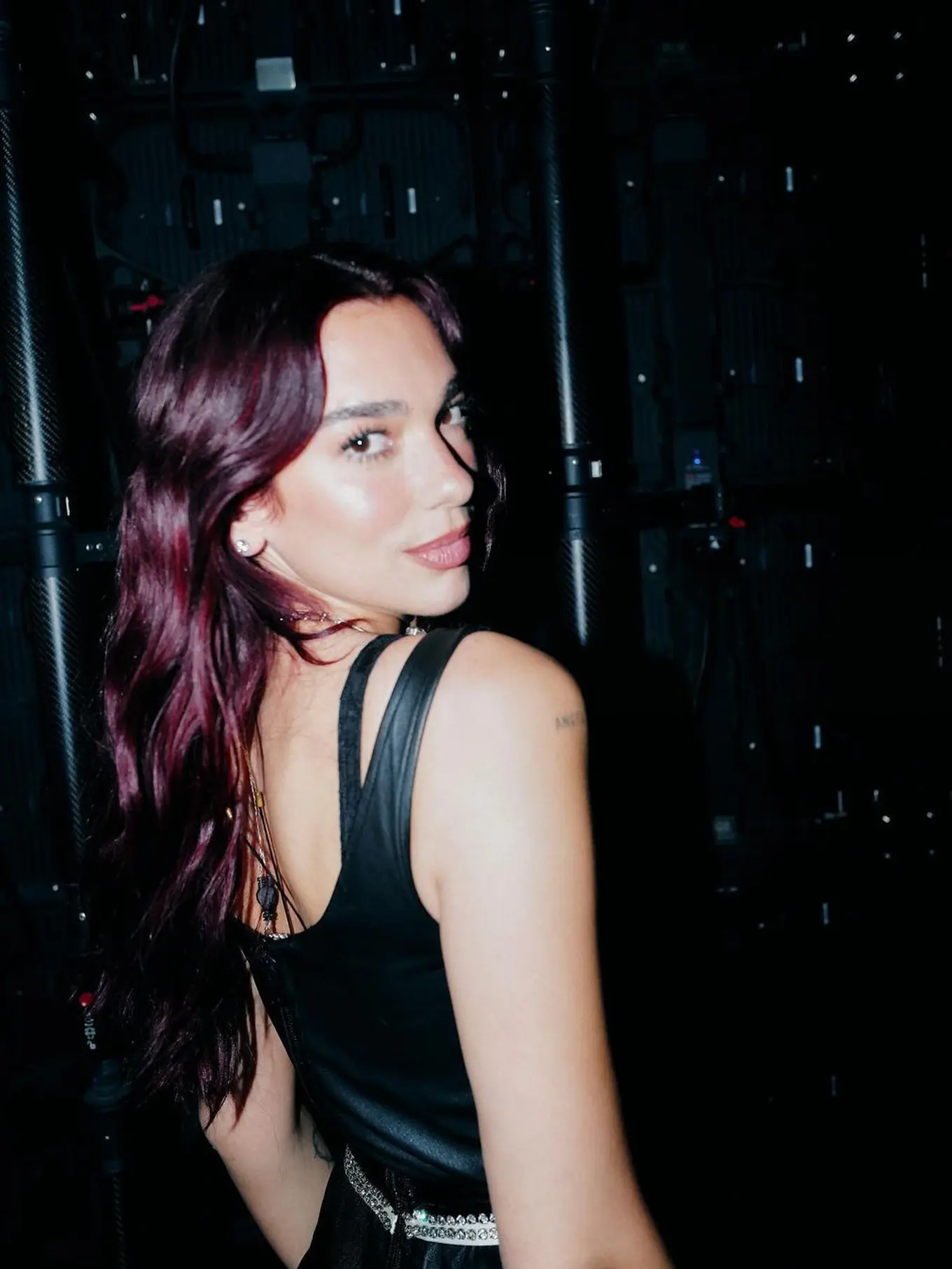 Siap-Siap War, Cek Harga Tiket Konser Dua Lipa di Jakarta di Sini - Entertainment Fimela.com