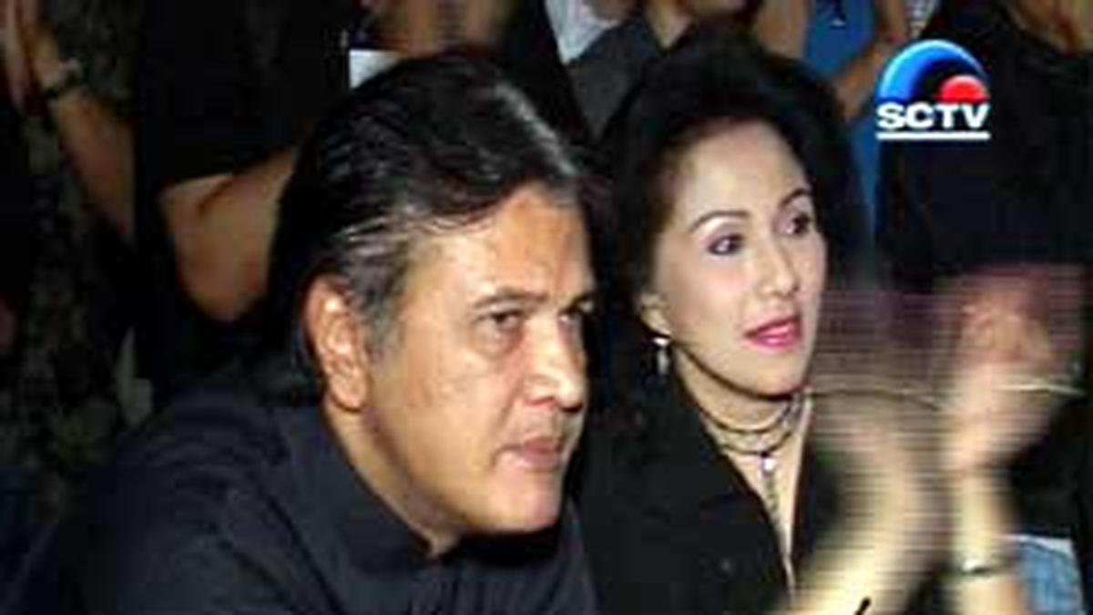 Harry Capri "Murka" Digosipkan Akan Bercerai - ShowBiz Liputan6.com