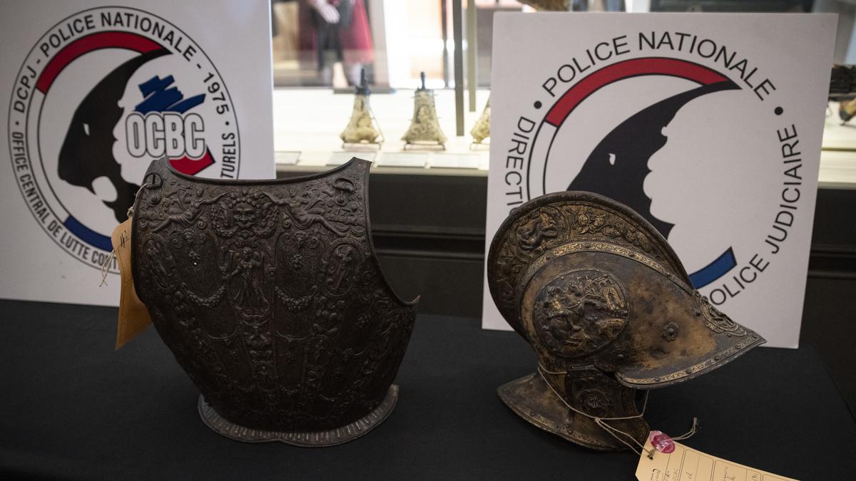 Baju Besi Abad ke-16 Kembali ke Museum Louvre Usai Dicuri Hampir 40 Tahun