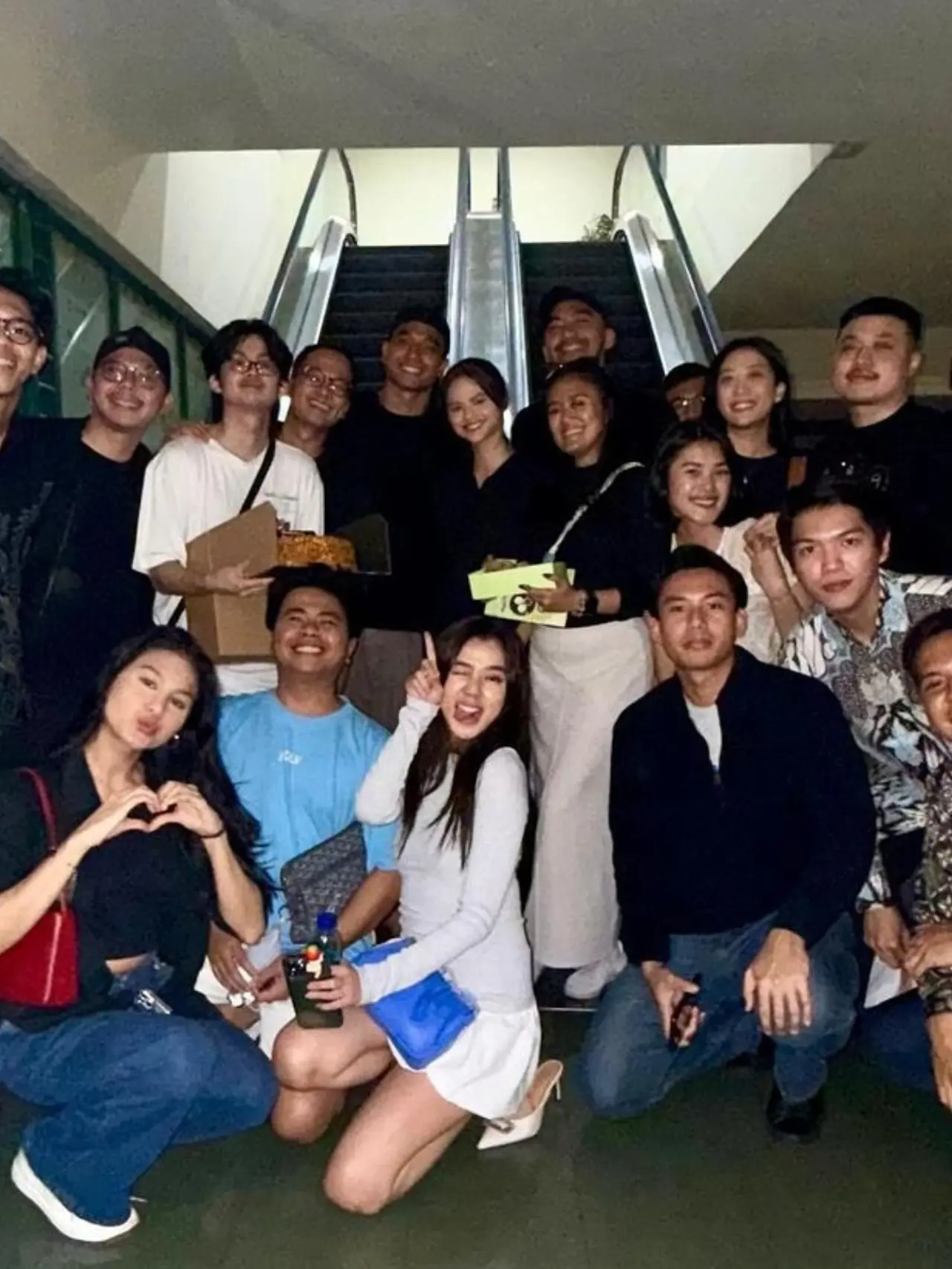 7 Potret Maudy Efrosina dan Fadly Faisal yang Kini Go Public, Romantis ...