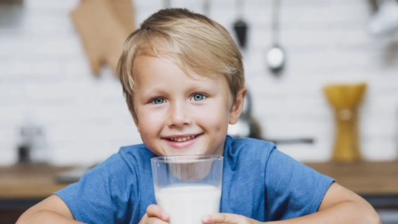 10 Susu Tinggi Kalori untuk Anak, Bantu Naikkan Berat Badan Secara ...