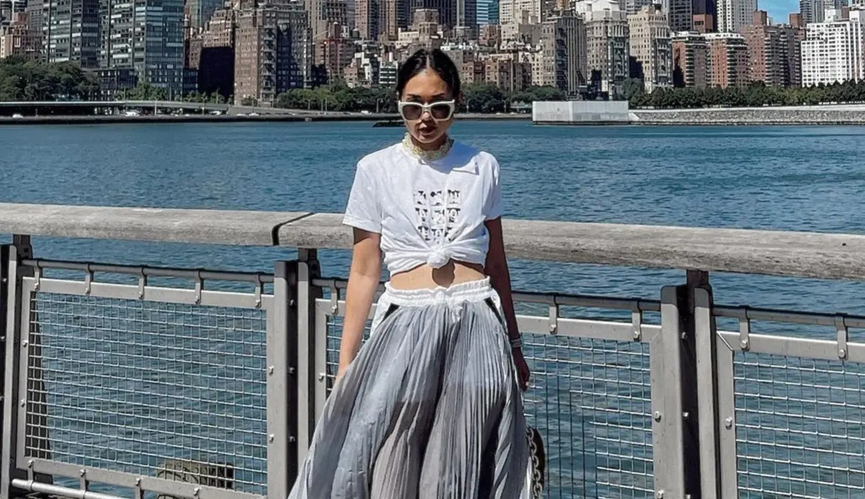 FOTO: Gaya Kasual Ayla Dimitri Saat di New York, Curi Perhatian - Foto ...