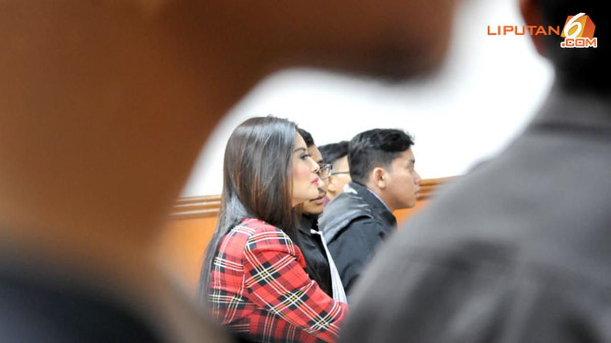 Novi Amelia Tak Terima Dituntut 7 Bulan Penjara - News Liputan6.com