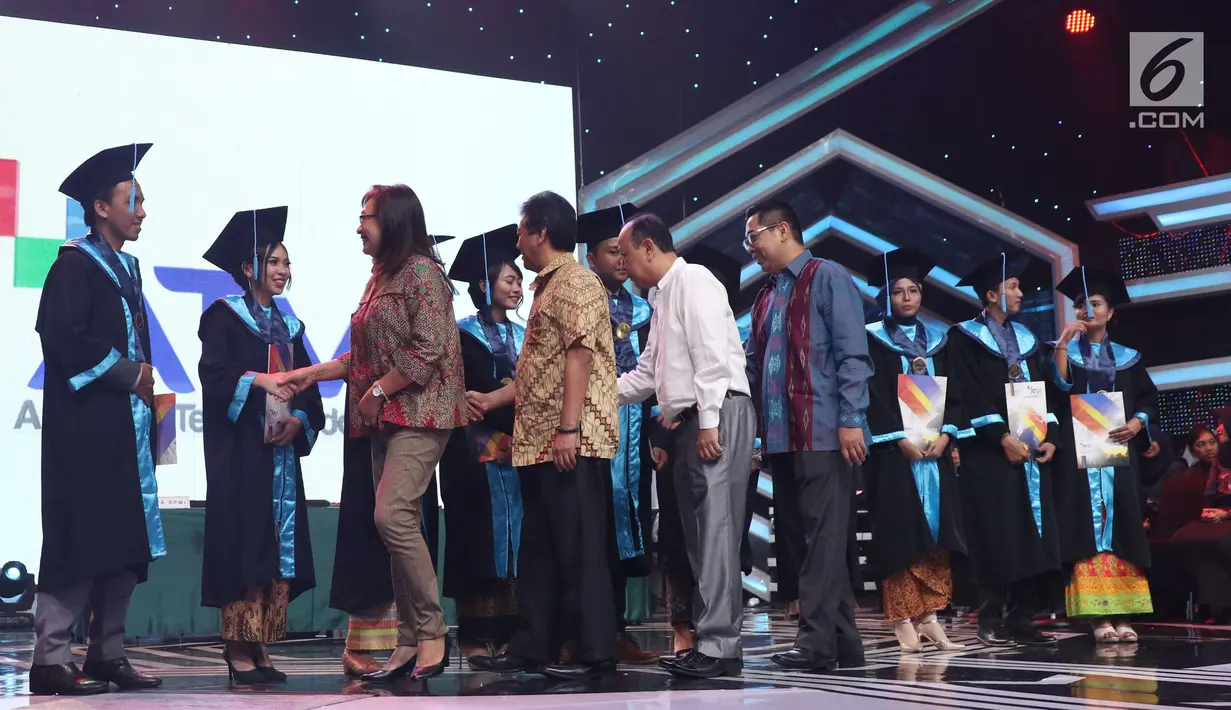 PHOTO: Wisuda ke-X Akademi Televisi Indonesia Luluskan 110 Mahasiswa - Foto Liputan6.com