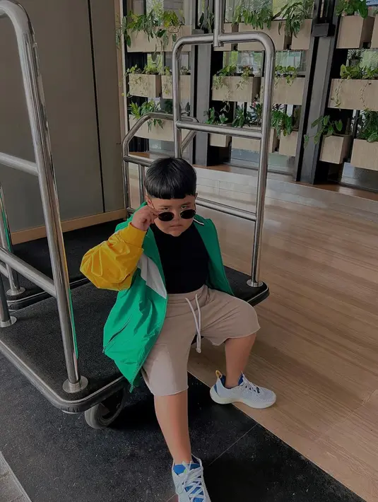 Potret Terbaru Tatan Si Bocah Lucu yang Kini Bikin Pangling, Tetap Gemesin