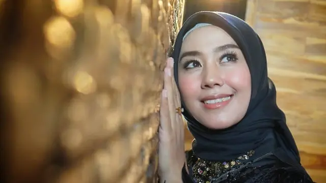 Profil Gita KDI yang Terekam Tampil Mesra dengan Dedi Mulyadi di Panggung - Lifestyle Liputan6.com