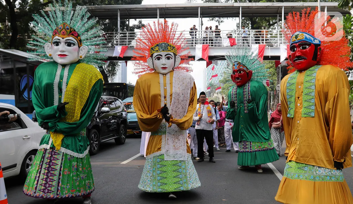 Semarak Pawai Budaya Reog Ponorogo di Kawasan Patung Kuda - Foto ...
