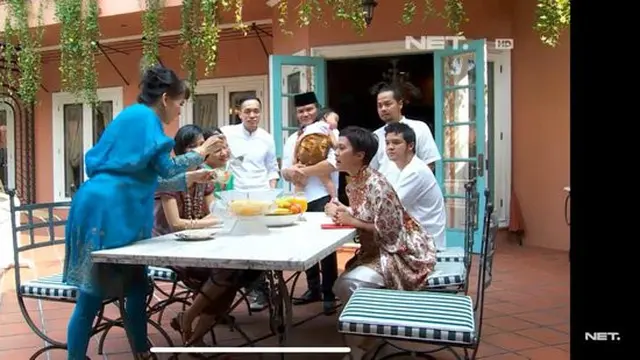 8 Potret Rumah Adrie Subono yang Mirip Istana dengan Patung di Mana ...