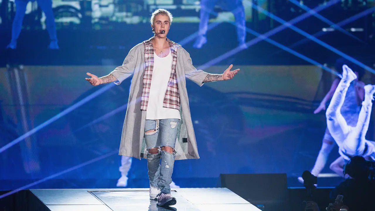 Lirik Lagu Daisies Justin Bieber, Trending di Billboard Hot 100 ...