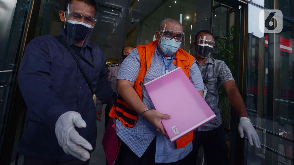 FOTO: KPK Tahan Mantan Anggota Komisi IX Irgan Chairul Mahfiz - Foto ...