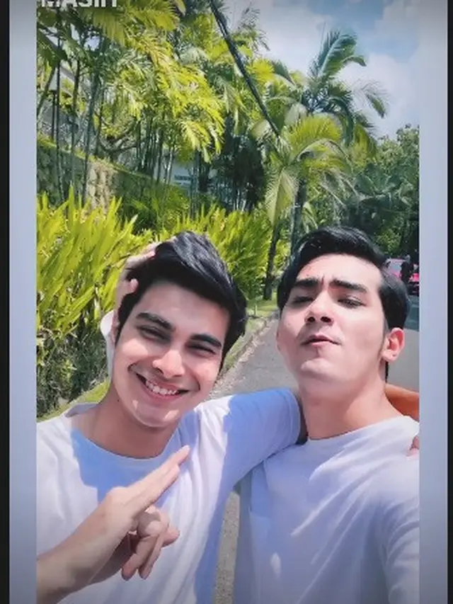 6 Potret Persahabatan Cinta Brian dan Mahdy Reza Bintang Sinetron Buku ...